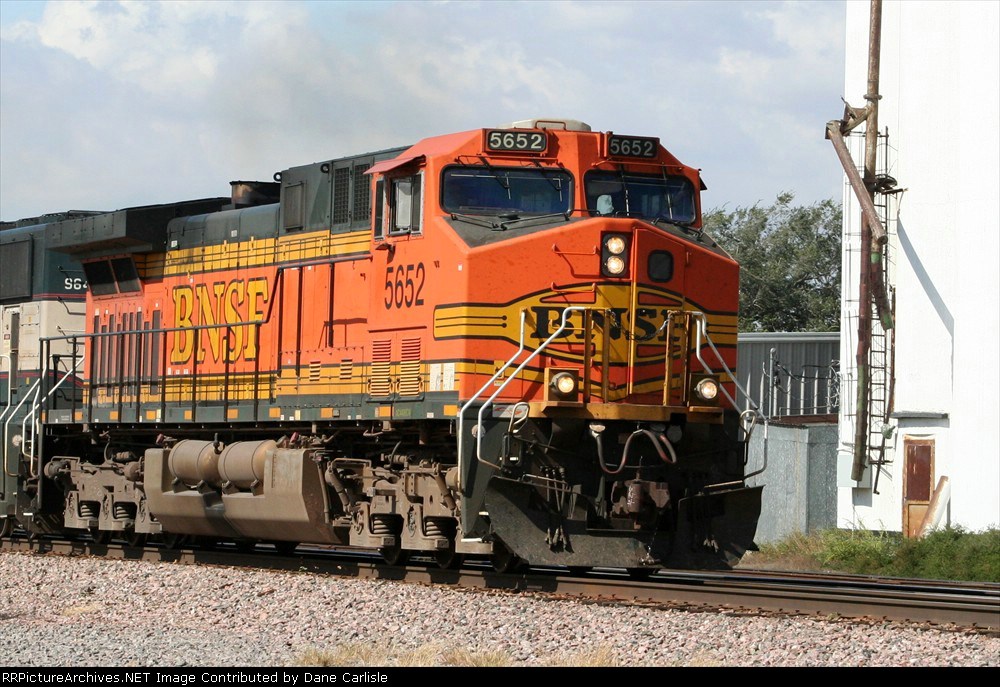 BNSF 5652
